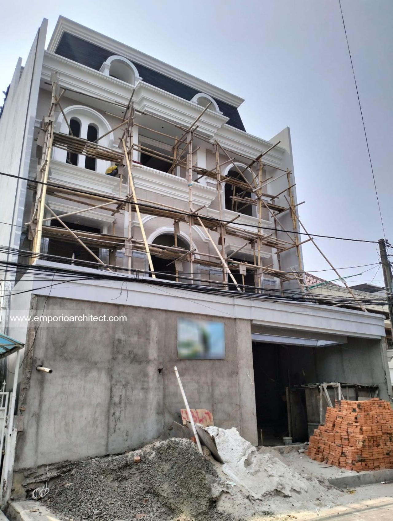 Desain Rumah Klasik 4 Lantai Bapak ERN 1496 di Muara Karang, Jakarta Utara