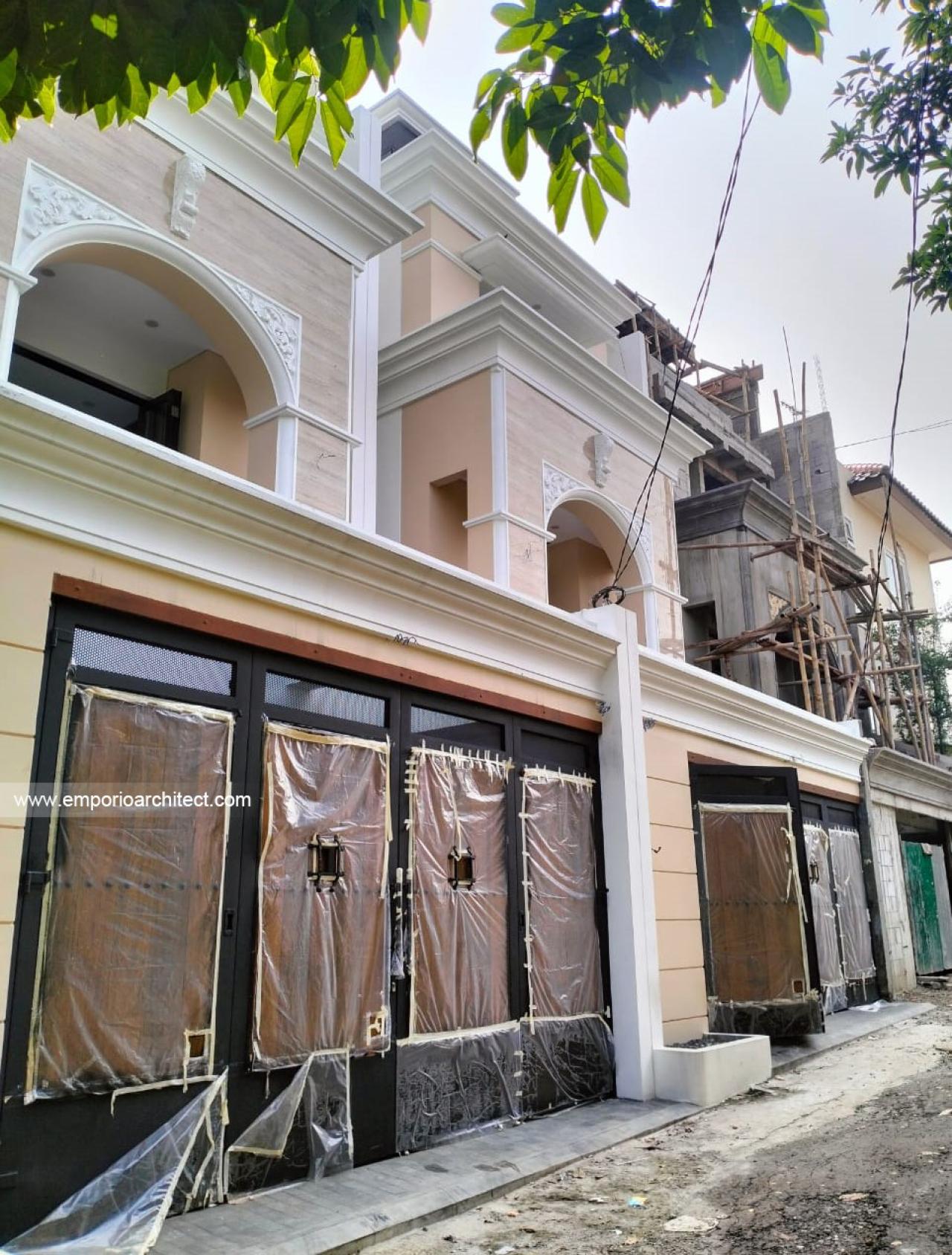 Desain 3 Unit Rumah Mediteran 2.5 Lantai Bapak FRM 1325 di Jakarta