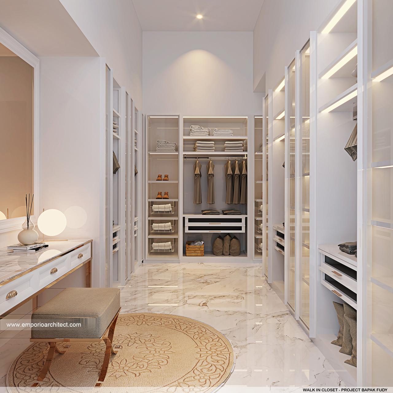 Desain Walk In Closet Rumah Mediteran 3.5 Lantai Bapak FDY di Jakarta ...
